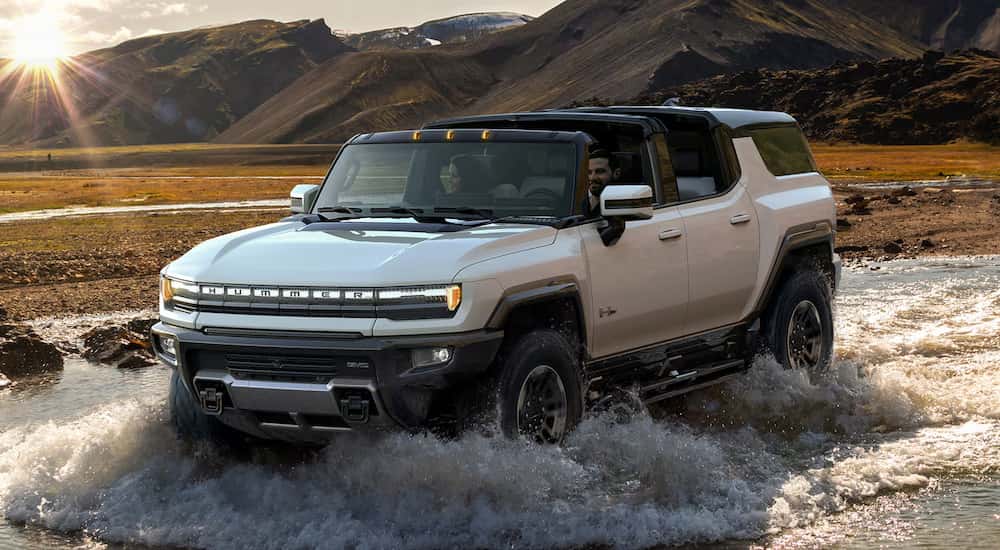 The Hummer EV SUV 2x vs. 3x: A Detailed Comparison | #1 Cochran