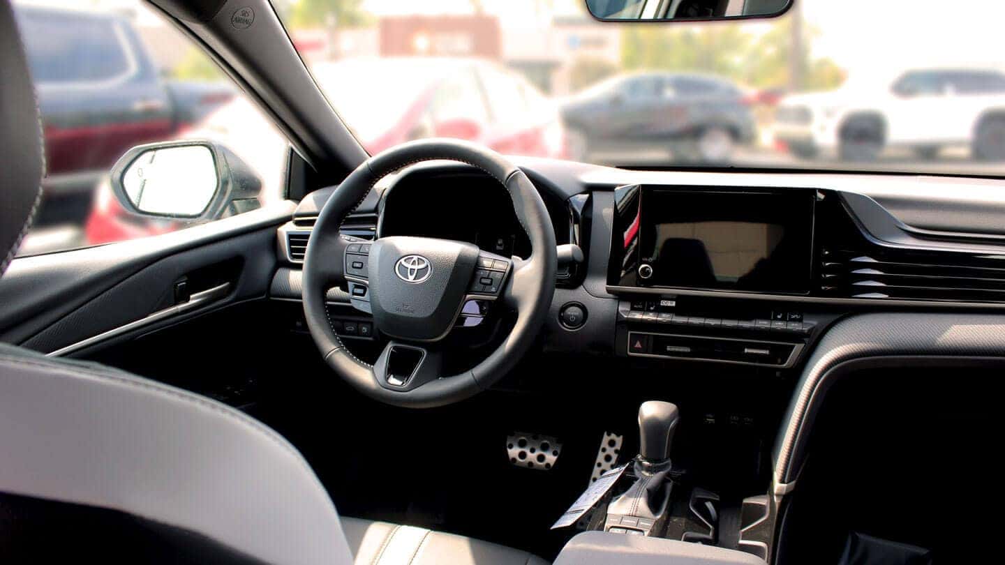 2025 Toyota Camry: New Design, Features, and Powertrain Upgrades