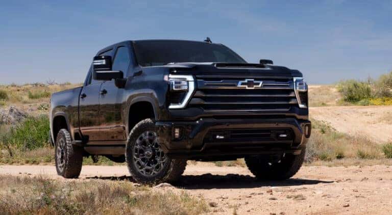 Exploring the Silverado 3500 HD With Single and Dual Rear Wheels
