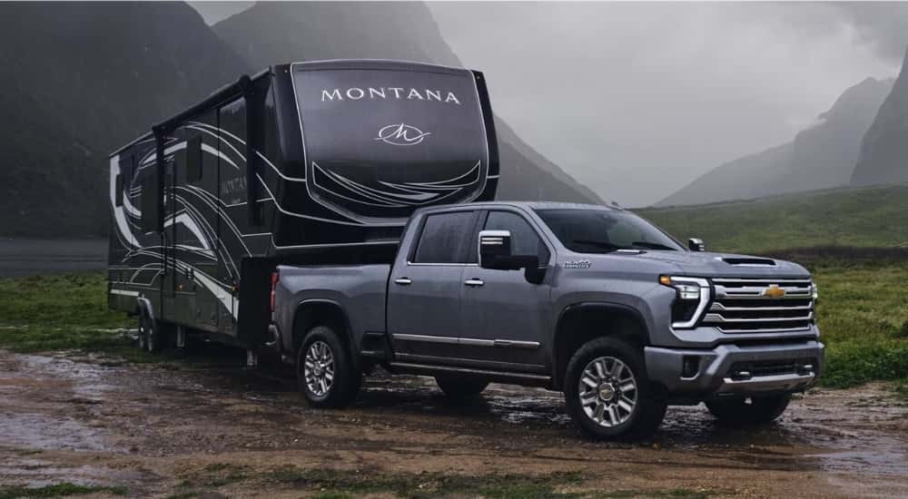 Exploring the Silverado 3500 HD With Single and Dual Rear Wheels